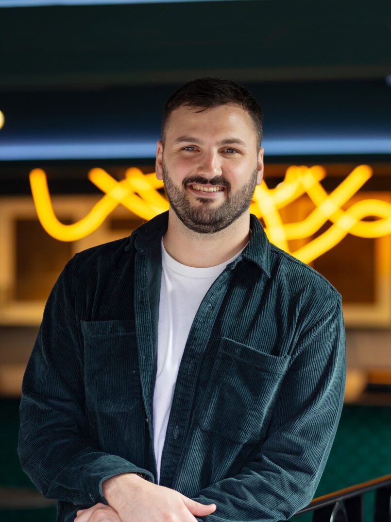 Charlie Moss - Interaction